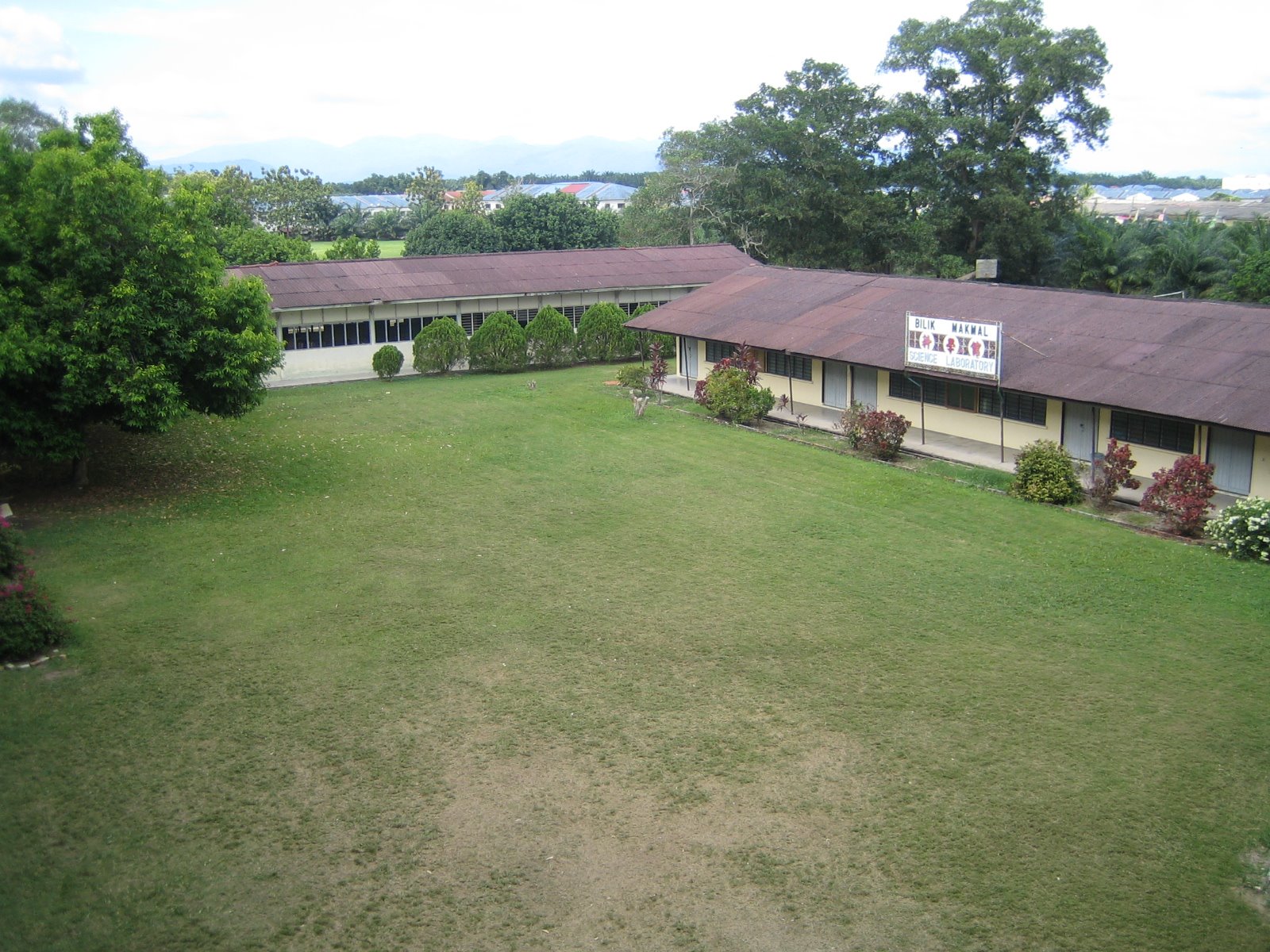 班台育青中学（Yik Ching High School） - 30网校
